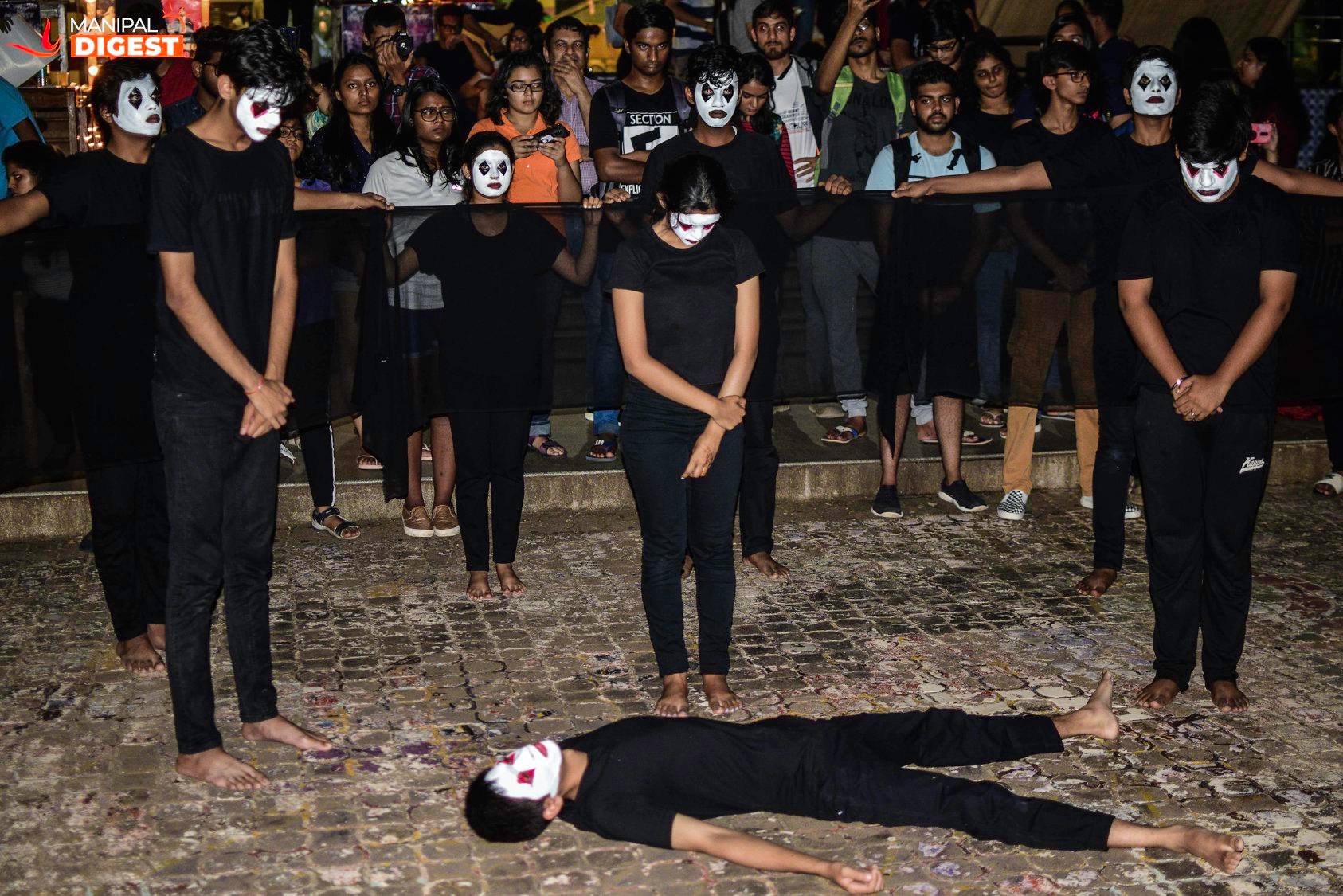 Live Mime by Ada Dramatics sets up the stage for the main event ...