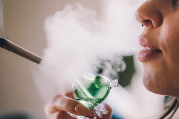 Tips on Using a Bubbler for Weed | ManipalBlog